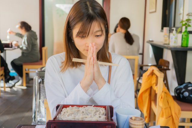 Why Do Japanese People Say “Itadakimasu”? | Meaning of Japanese Dining ...